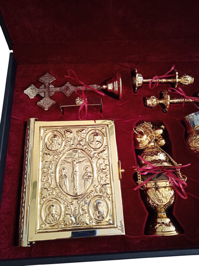 Complete Holy Communion Travel Set English Gospel – eChurchSupplies.com